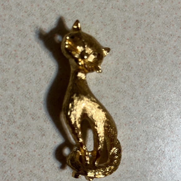 Monet | Jewelry | Vintage Monet Brushed Gold Tone Cat Broach 473 | Poshmark